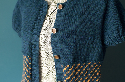 Ravelry: Vintage Cottage Cardigan pattern by kraftling