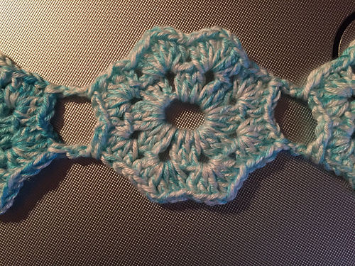 Ravelry: Linked Stars Scarf pattern by Joyce Geisler