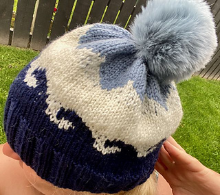 Ravelry: Waves Hat pattern by The Knit Guru