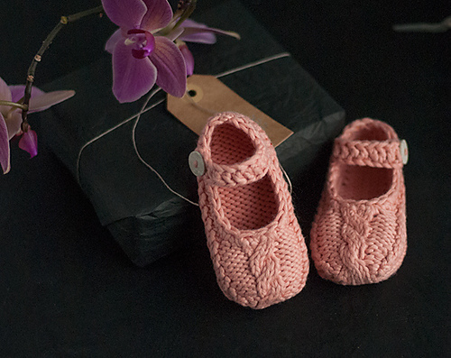 Ravelry: Mary Jane Shoe pattern by Julia Adams Patterns