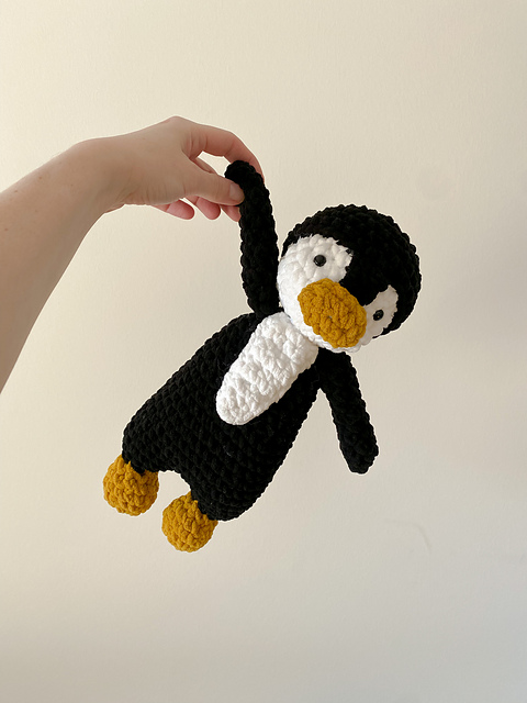 Ravelry: Cuddly Penguin Pierre pattern by Juliane Heise
