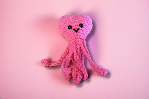 Ravelry: No Sew Heart Octopus pattern by Julia Pilling
