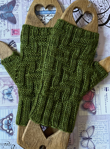 Ravelry: Escape Mittens pattern by Nici Griffin