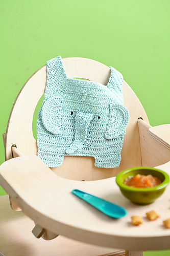 Ravelry: Eliot-the-Elephant Baby Bib pattern by Justyna Kacprzak