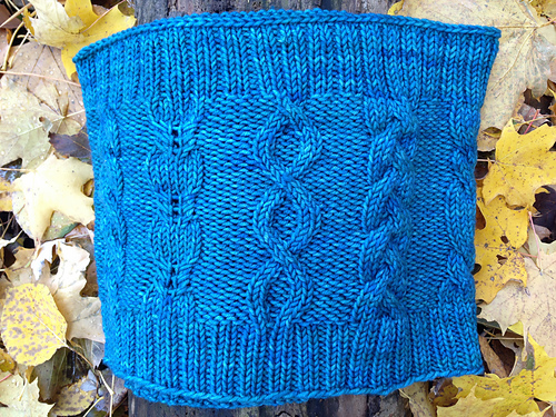 Ravelry: Cable Charm Cowl pattern by Justine Lark
