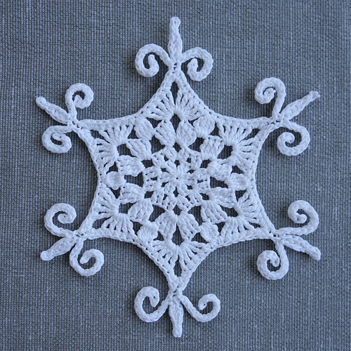Ravelry: Cinnamon Snowflake pattern by Jessica Wifall