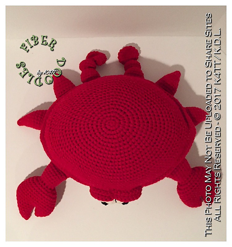 Ravelry: Pillow Pal Crab pattern by K4TT