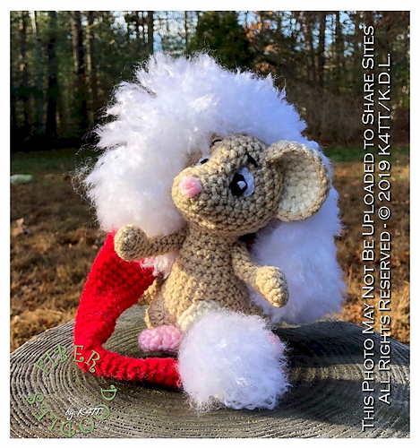 Ravelry: Mistletoe the Mouse pattern by K4TT