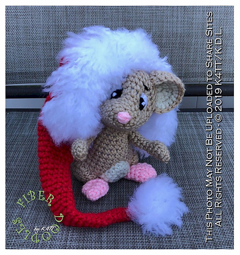 Ravelry: Mistletoe the Mouse pattern by K4TT