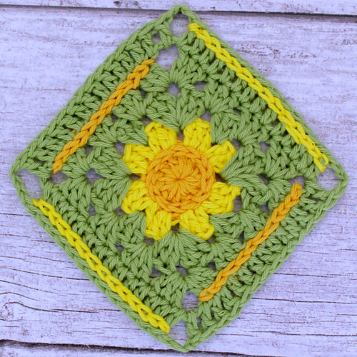 Ravelry: Summer Lawn Square pattern by Heather C Gibbs (KCACO.UK)