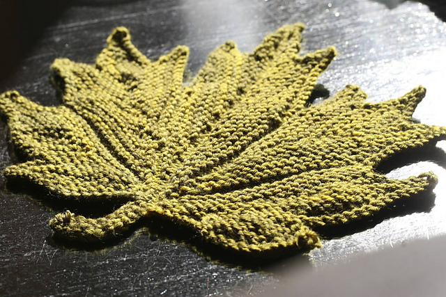 Ravelry: KCCknitntiggy's Decorative knitted maple Leaf