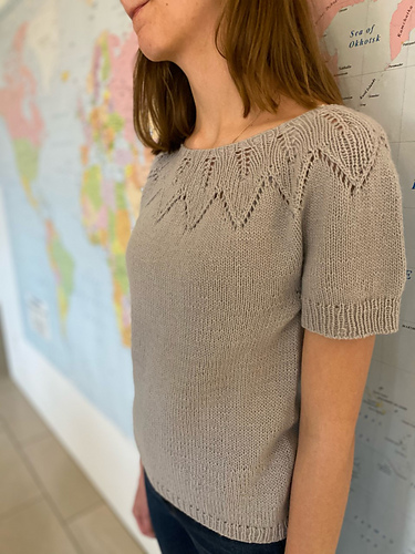 Ravelry: Sunlight tee pattern by KNITlig