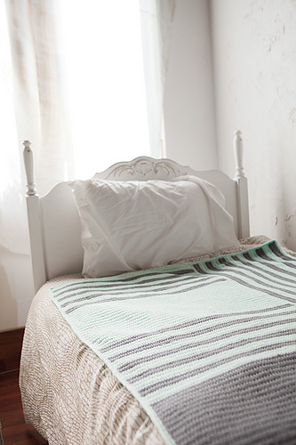 Ravelry: Sideways Throw pattern by Rose Langlitz