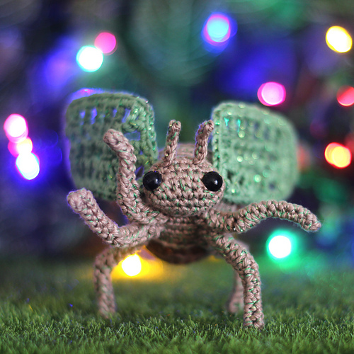 Ravelry: Dougal la cigale pattern by Kakotille Maillalenvers