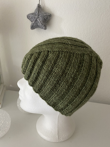 Ravelry: Smith´s Hat pattern by Sanne Kalmbacher