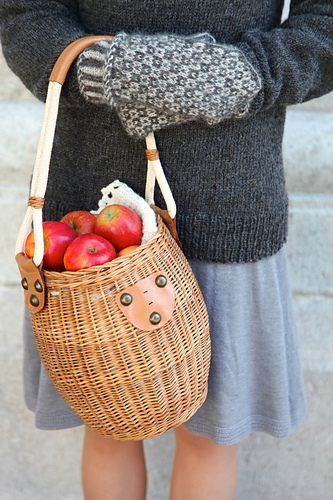 Ravelry: Wisby mittens pattern by Sofia Capelle