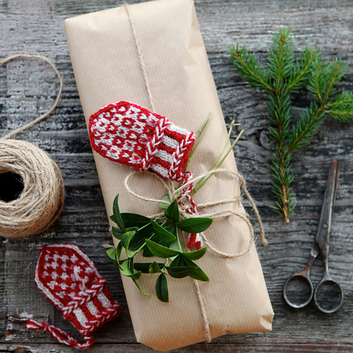 Ravelry: Wisby Mini Mittens pattern by Sofia Capelle