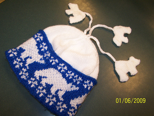 Ravelry: polar bear hat & mittens pattern by Susan Flanders