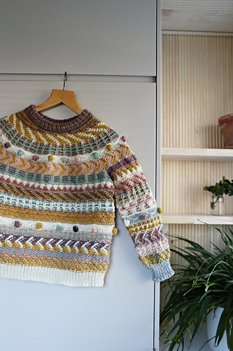 Ravelry: Omanlainen paita pattern by Veera Jussila