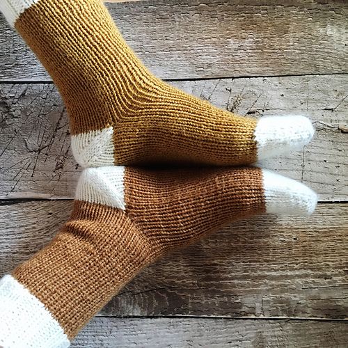Ravelry: Easy Toe-Up Sock Tutorial pattern by Katalin Beth