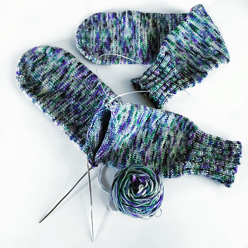 Ravelry: Easy Toe-Up Sock Tutorial pattern by Katalin Beth