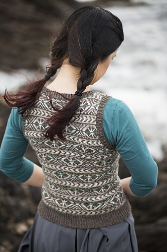 Ravelry: Carraig Fhada pattern by Kate Davies Designs