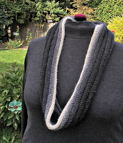 Ravelry: Gradient Infinity Scarf pattern by Kathleen Cubley
