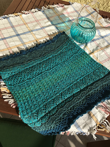 Ravelry: Bini pattern by Jennifer Ruschinski