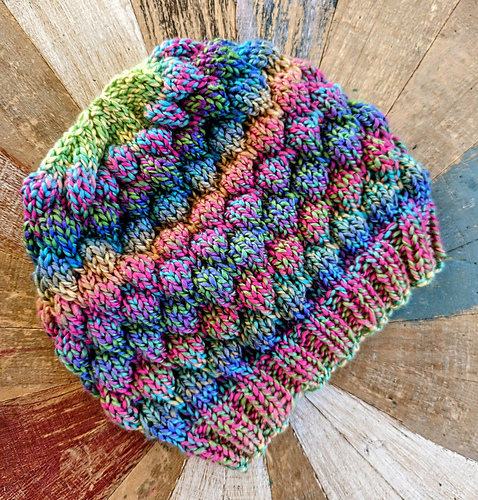 Ravelry: Mermaid Bubbles Hat pattern by Kati Wright