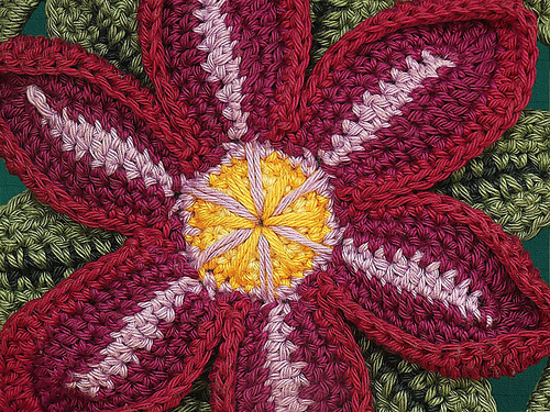 Ravelry: Round Flower Bag Crochet pattern by Katie McCrochet