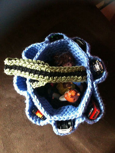 Ravelry: Car Carry Bag pattern by Katie Zammit