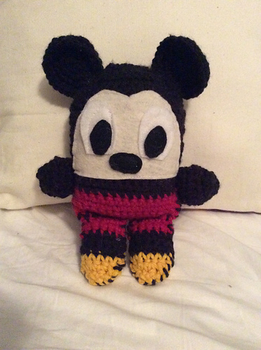 Ravelry: mickey and minnie mouse pattern by Aurelia Delaney