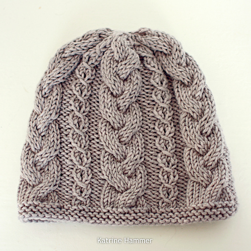 Ravelry: Siri's Braided Beanie pattern by Katrinine