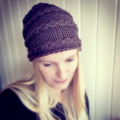 Ravelry: Side Knit Beanie pattern by Katrinine