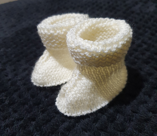 Ravelry: Baby Hug Boots pattern by marianna mel