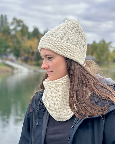 Ravelry: Tryon Creek Cowl pattern by Kay Hopkins
