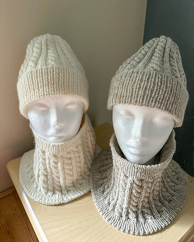 Ravelry: Tryon Creek Cowl pattern by Kay Hopkins