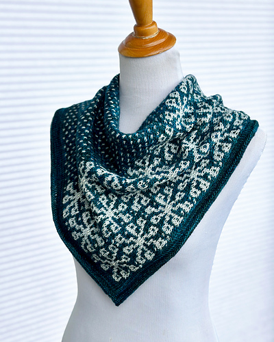 Ravelry: Timberline Cowl pattern by Kay Hopkins