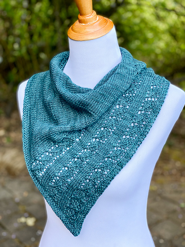 Ravelry: Trail of Leaves pattern by Kay Hopkins