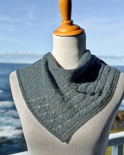 Ravelry: Making Waves Cowl pattern by Kay Hopkins