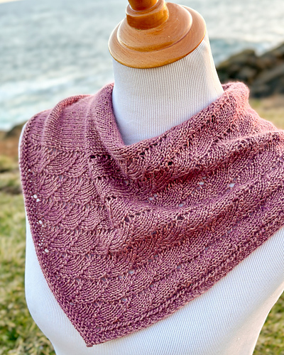 Ravelry: Making Waves Cowl pattern by Kay Hopkins