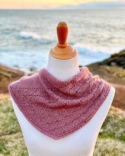 Ravelry: Making Waves Cowl pattern by Kay Hopkins