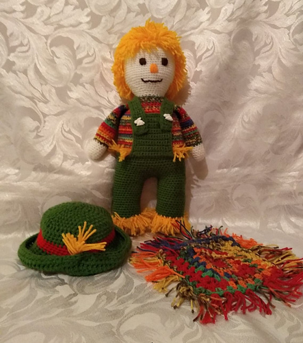 Ravelry: Scaredy Crow Scarecrow pattern by Karen Humphries