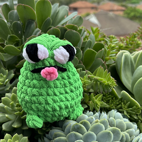 Ravelry: Itty Bitty Froggy pattern by Kazzyinstitches