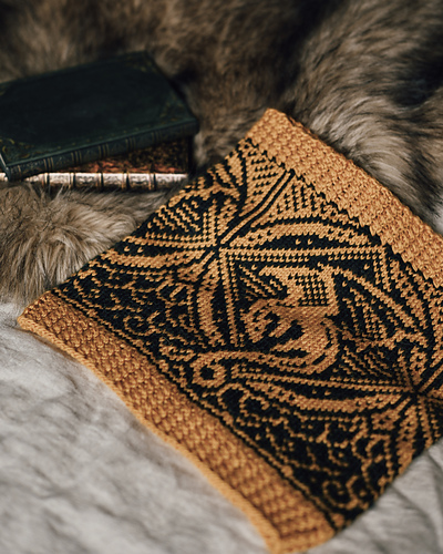 Ravelry: Dragon Tale Cowl (Knit) pattern by Mary P. Hunt