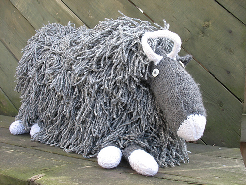 Ravelry: #34 Goat Pillow pattern by Amy Bahrt