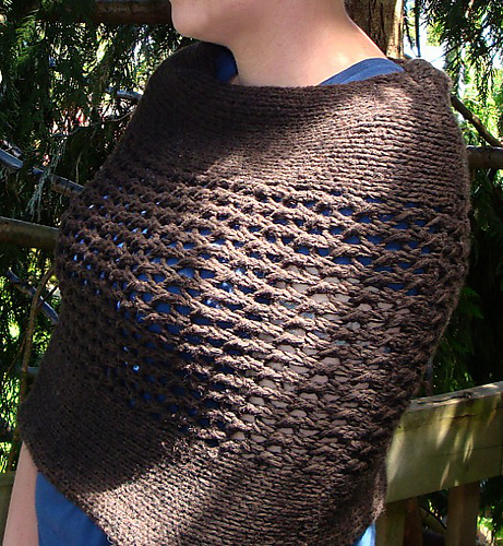 Ravelry: chunky mesh shoulder wrap pattern by Kelly Spenhoff