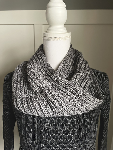 Ravelry: Garter Fish Cowl pattern by Kendra Elaine