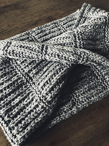 Ravelry: Garter Fish Cowl pattern by Kendra Elaine