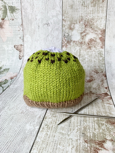 Ravelry: Kiwi Go Again Baby Hat pattern by Kerry O'Brien